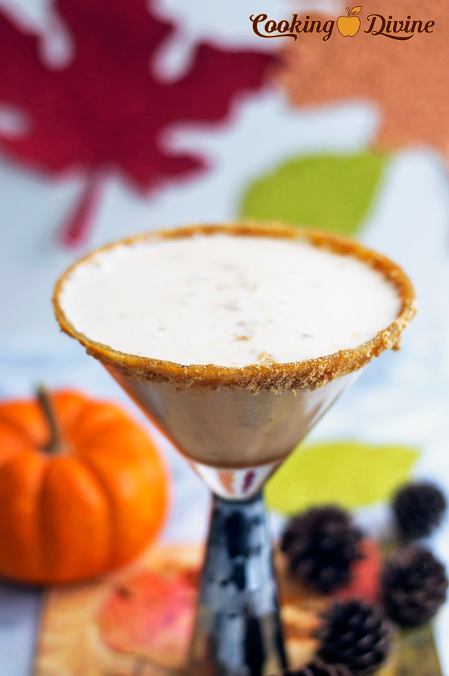 Autumn Pumpkin Spiced Martinis - CookingDivine.com